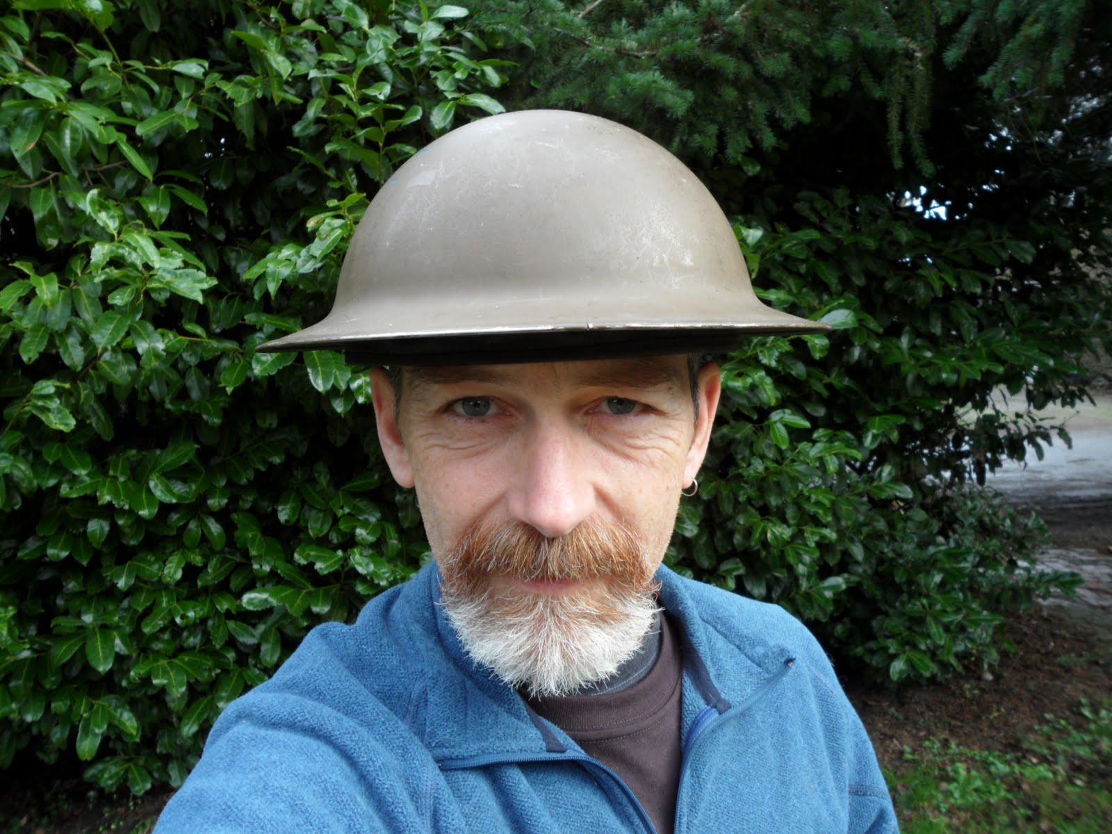 Four Bees: Canadian MKII Helmet, WW2