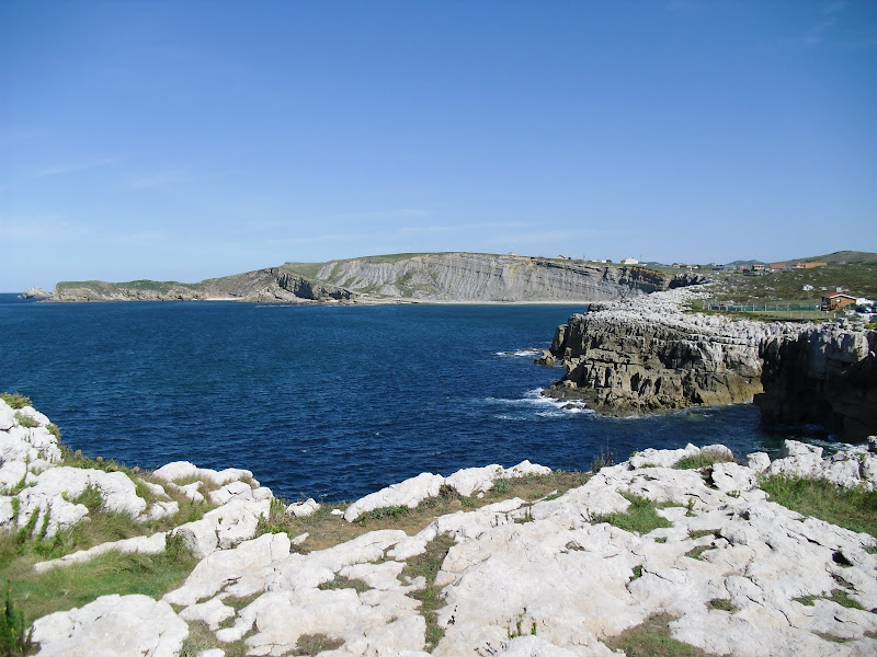 playas y paseos por la costa: CALAS DE CUCHIA
