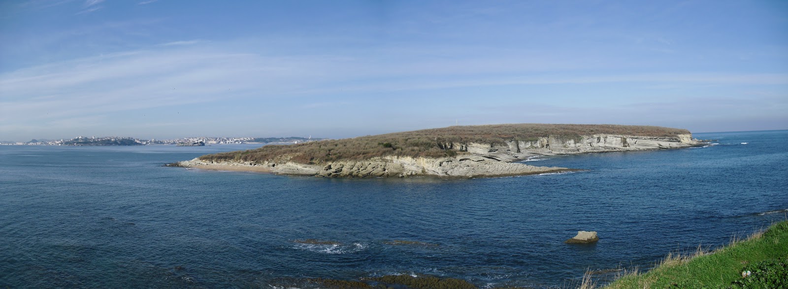 playas y paseos por la costa: LA ISLA DE SANTA MARINA Y SANTANDER DESDE ...