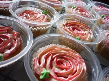 Kay Bakery: Cupcake dlm bekas....