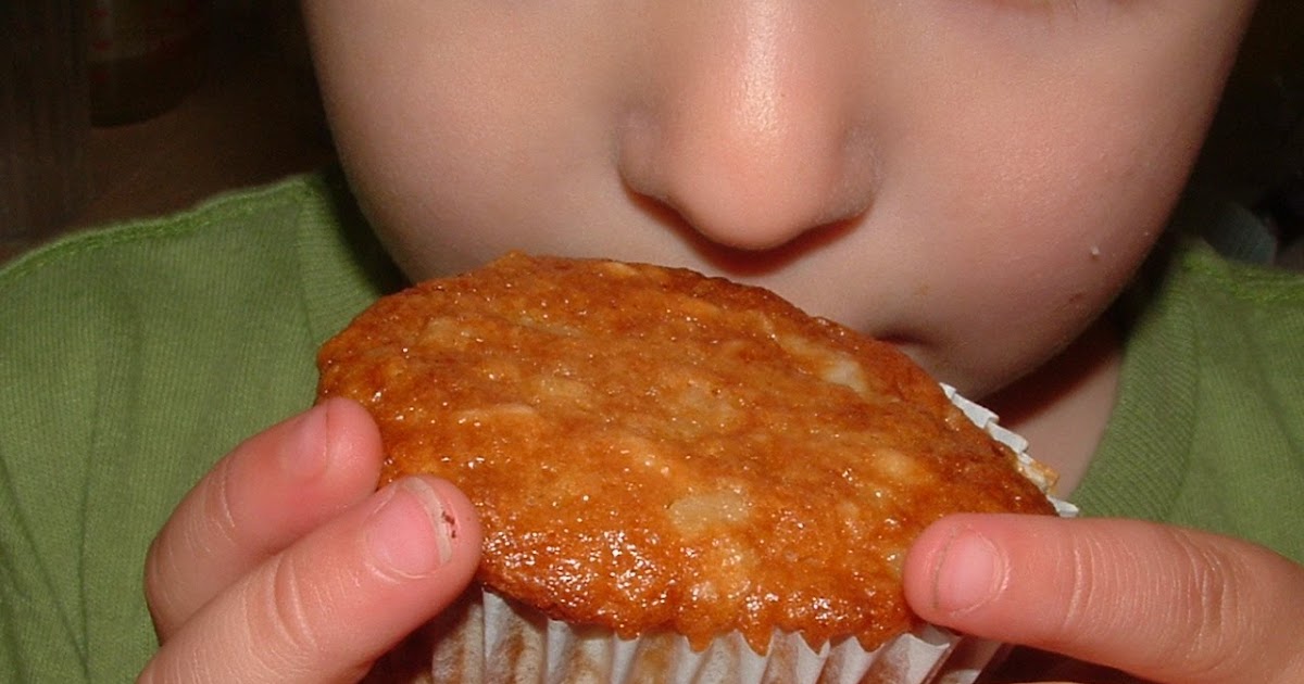 Pieces by Polly: Delicious No-Fat Pineapple Cake