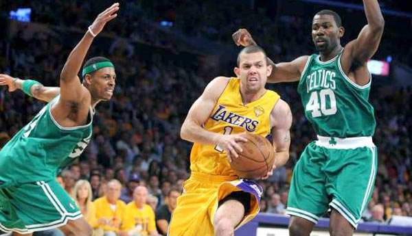 Lakers Bench Mob All But Gone