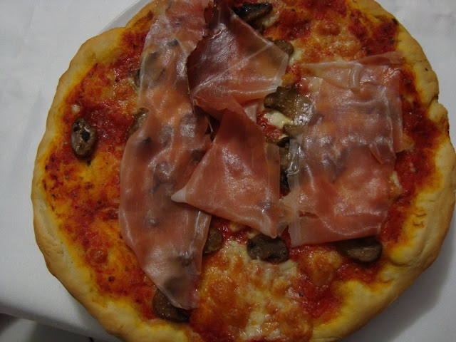 La buona cucina di Katty: La pizza al piatto farcita "fatta da me"!!