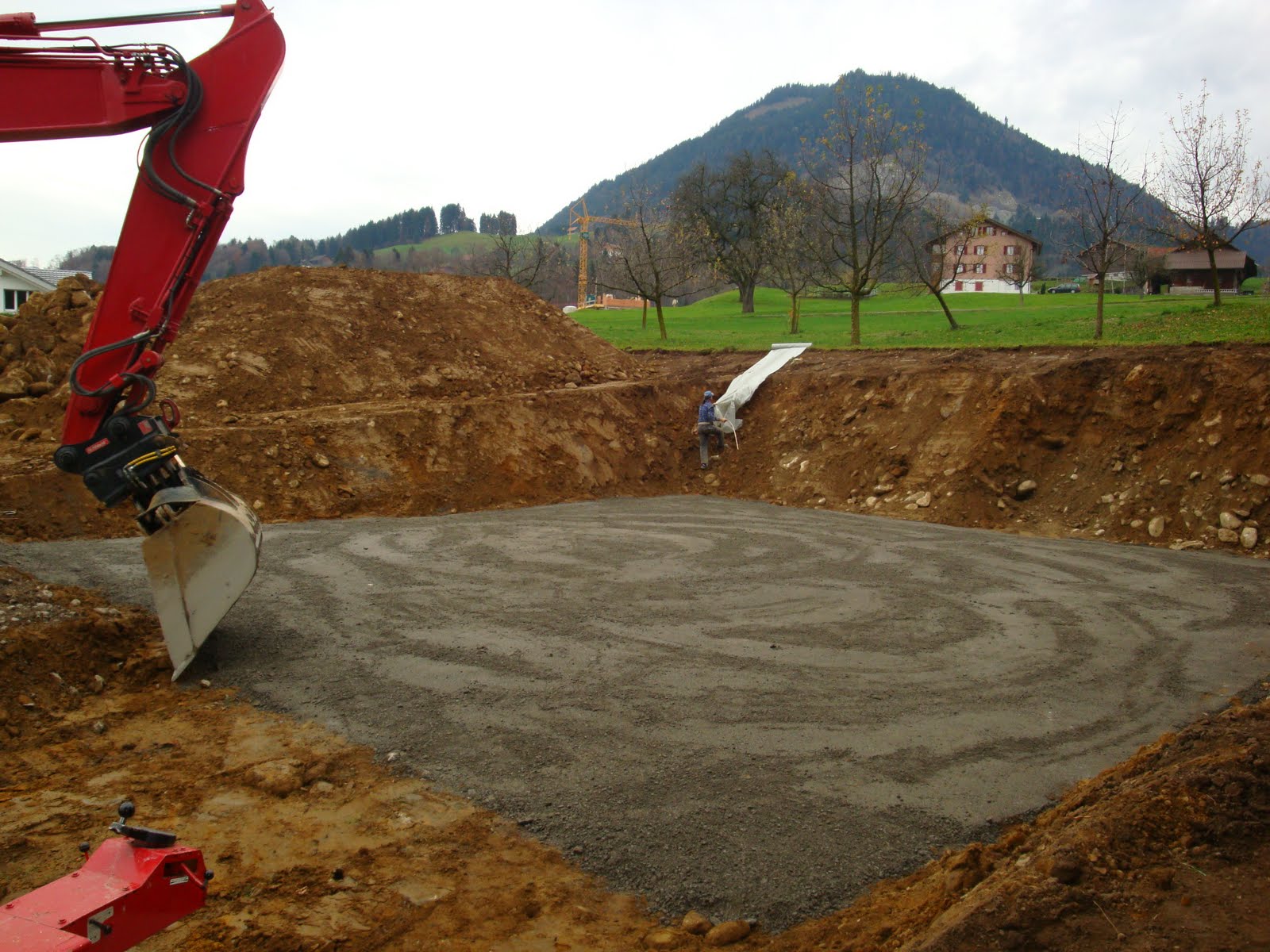 WeberHaus baut unser Minergie-P / Passivhaus: Magerbeton ist gelegt