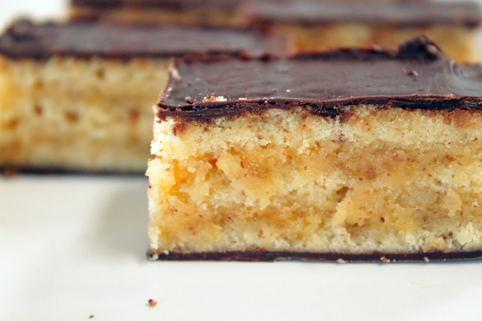 Mimi's Kitchen: Italian Seven Layer Almond Cookies