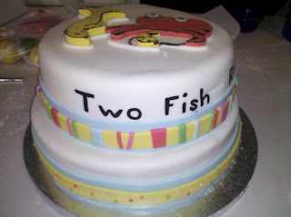 Cakes!byAshley: Dr. Seuss New Fish Baby Shower