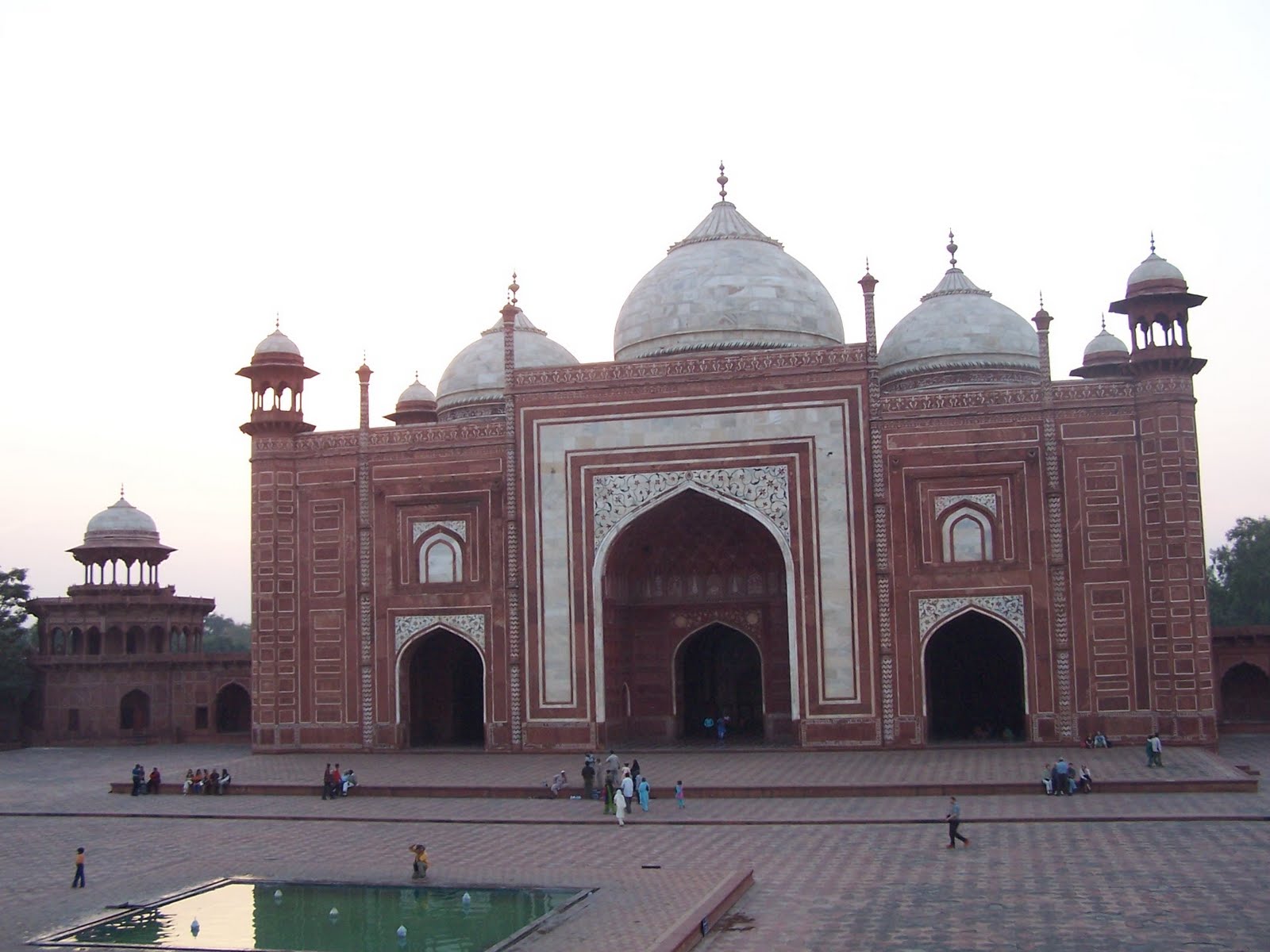 Famous Temples & Landmarks: Agra