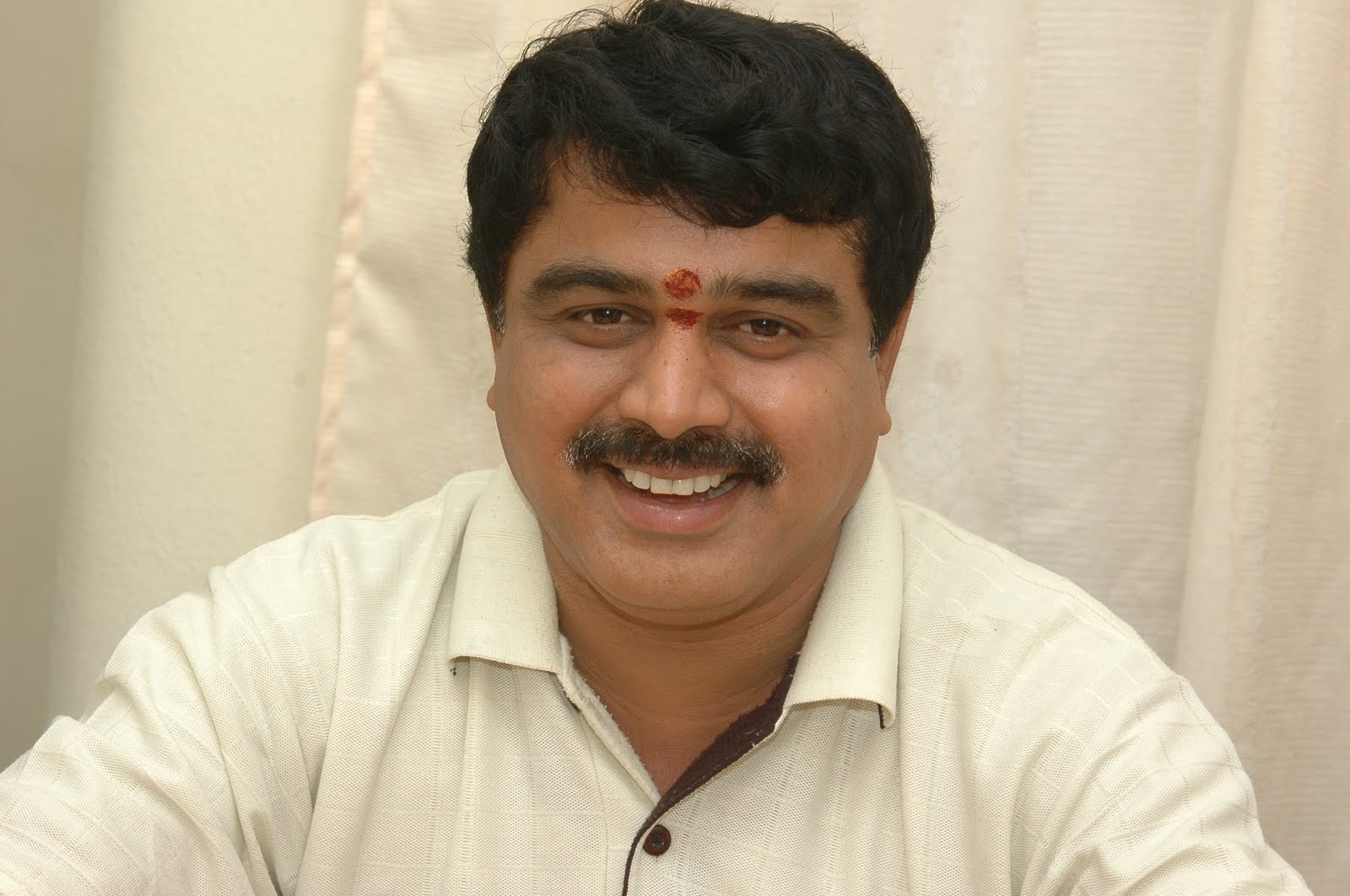 Nagabala Suresh Kumar: Suresh Kumar Close..... Photos....