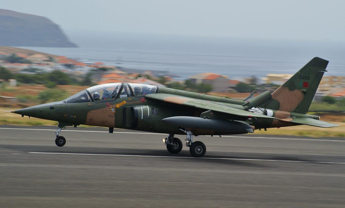 Asas Madeira: Chegada dos 6 Alpha Jet ao Porto Santo