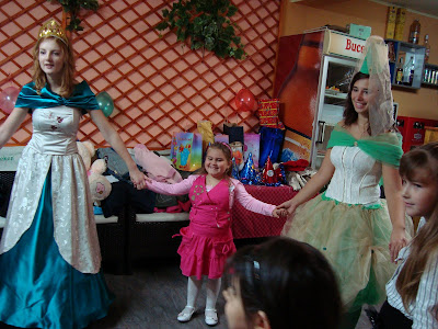 Petreceri copii Duoart: Cenusareasa si Zana cea buna - E seara Marelui Bal!