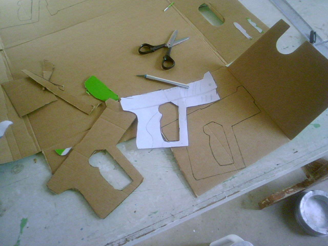 pistola do mass effect feita em eva (mass effect pistol in eva foam)