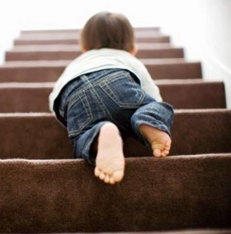 ARTÍCULOS INFANTILES: LA IMPORTANCIA DE GATEAR EN EL DESARROLLO DEL BEBÉ