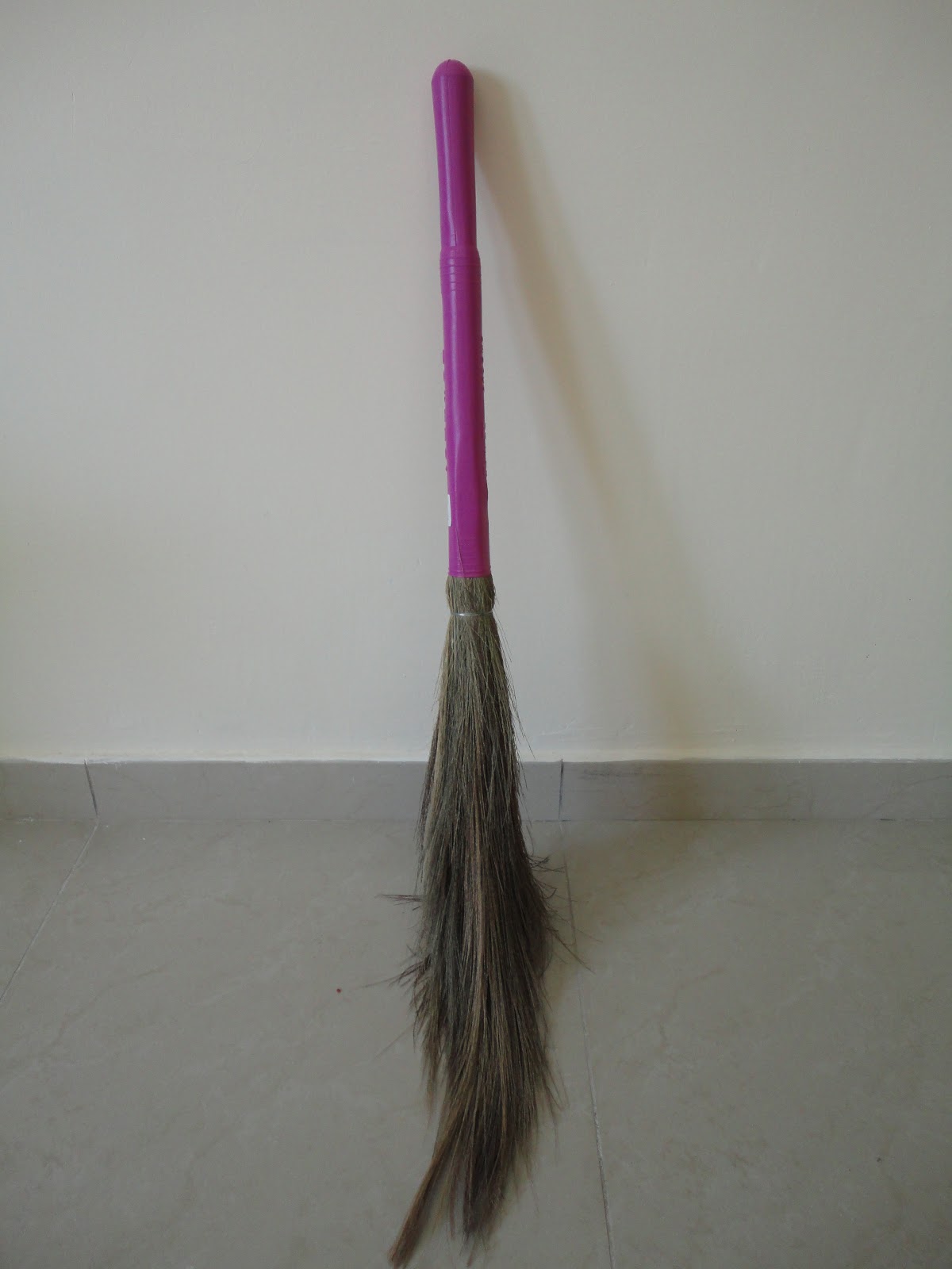 OFW si Juan: Ang Mahiwagang Walis