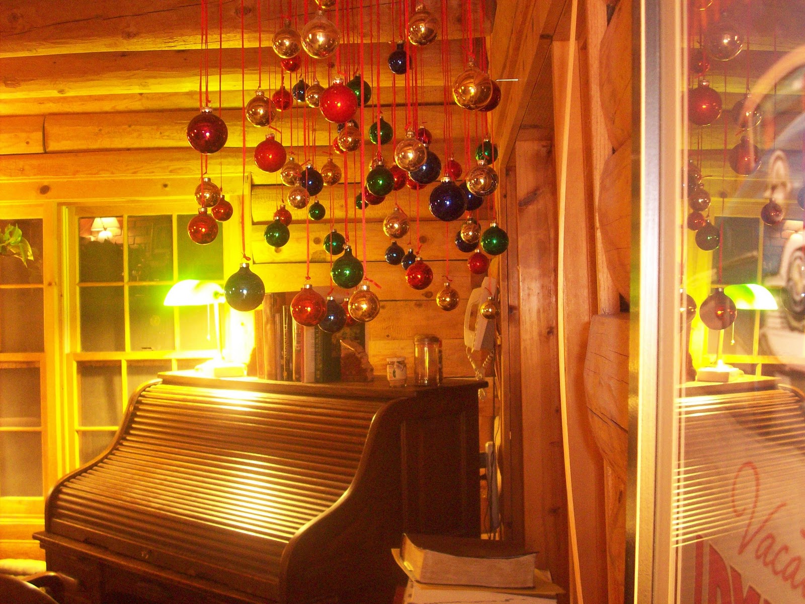 BUMMER-FREE ZONE: MY FAVORITE CHRISTMAS DECORATIONS