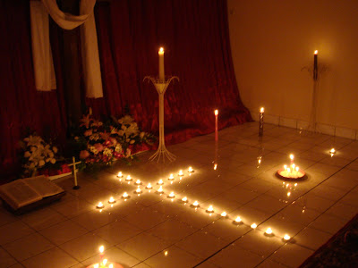 In Omnibus Amare et Servire Deo: Foto Ibadah Taize Sabtu Sunyi