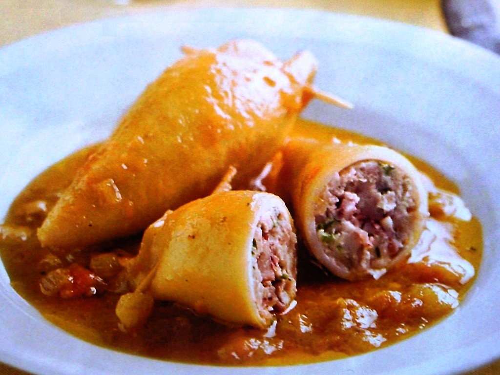 Las recetas de Rosa: CALAMARES RELLENOS DE CARNE PICADA