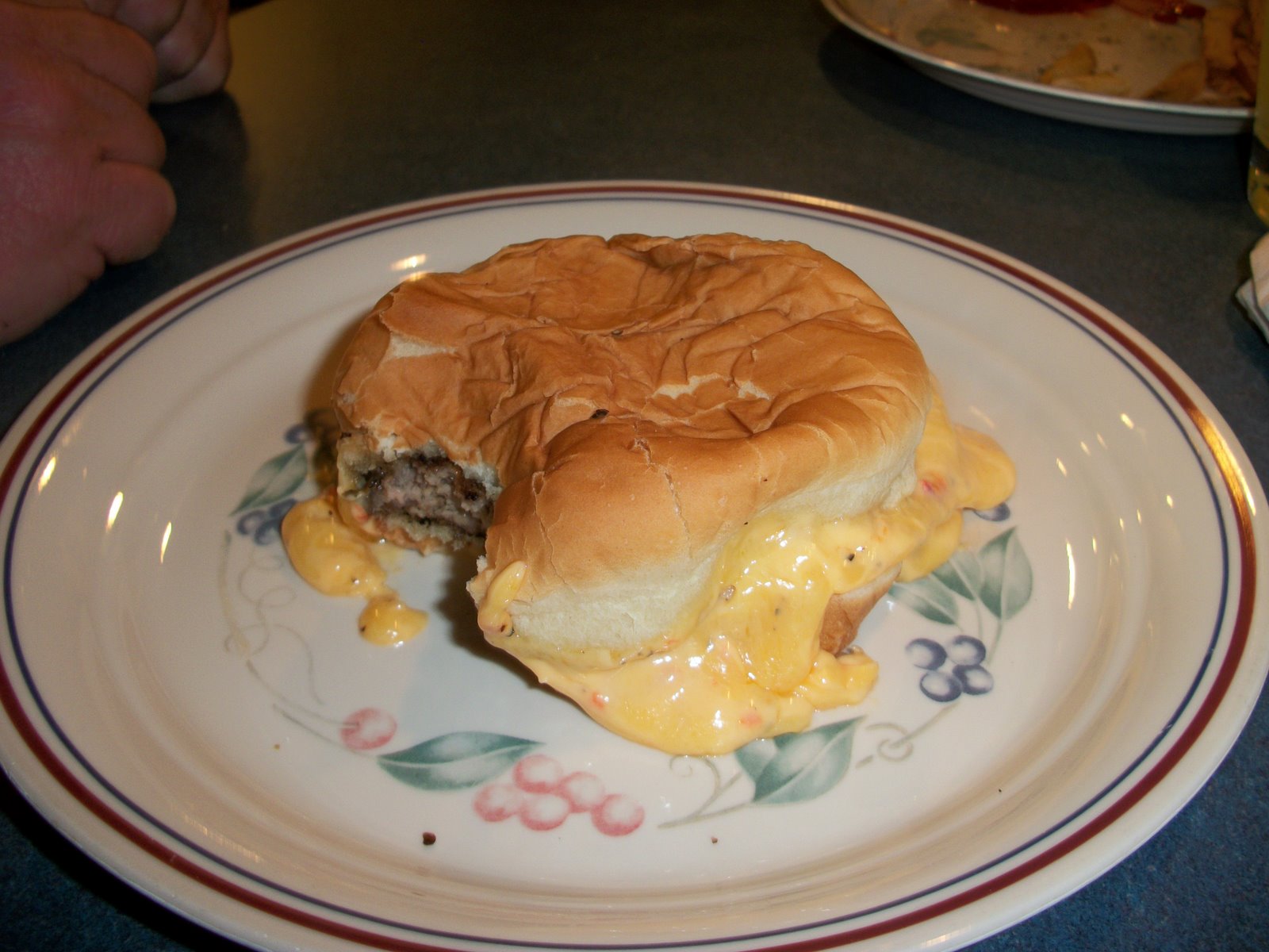 Cooking . . . It's a Family Thing!: THE BEST CHEESEBURGER YOU'LL EVER EAT