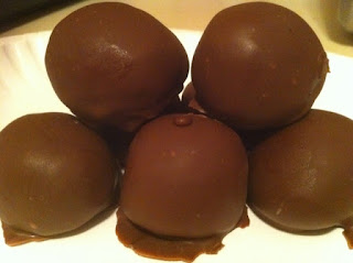 The Cookie Crumbles: Hazelnut Truffles (aka Nutella Balls)