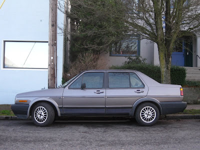 OLD PARKED CARS.: 1987 Volkswagen Jetta GL.