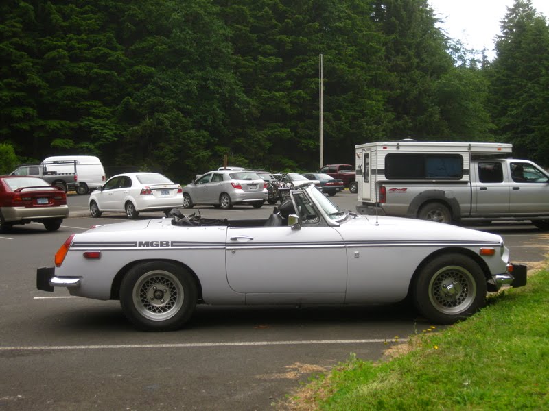 OLD PARKED CARS.: 1973 MG MGB Roadster.