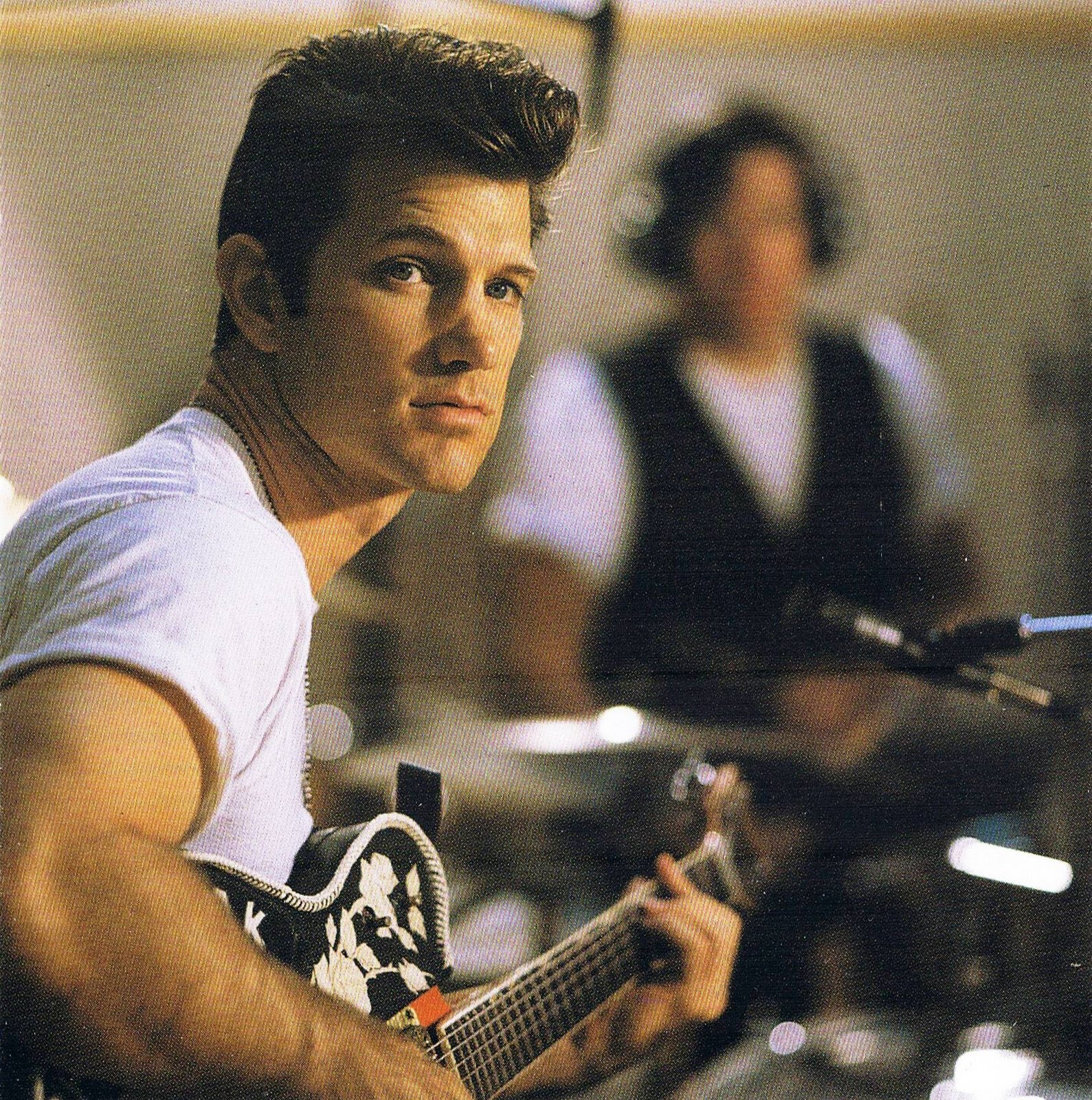 Plataforma para que Chris Isaak toque en España: San Francisco Days (1993)