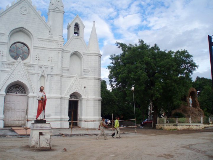 Travelogue Unlimited: St Patricks Church, Pune