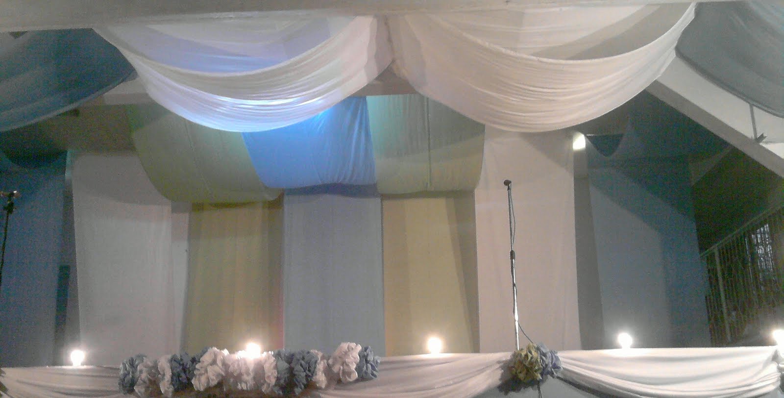 10 DESIGNS - FABRIC SWAGS AND DRAPES: BLUE and WHITE Fabric Swags as ...