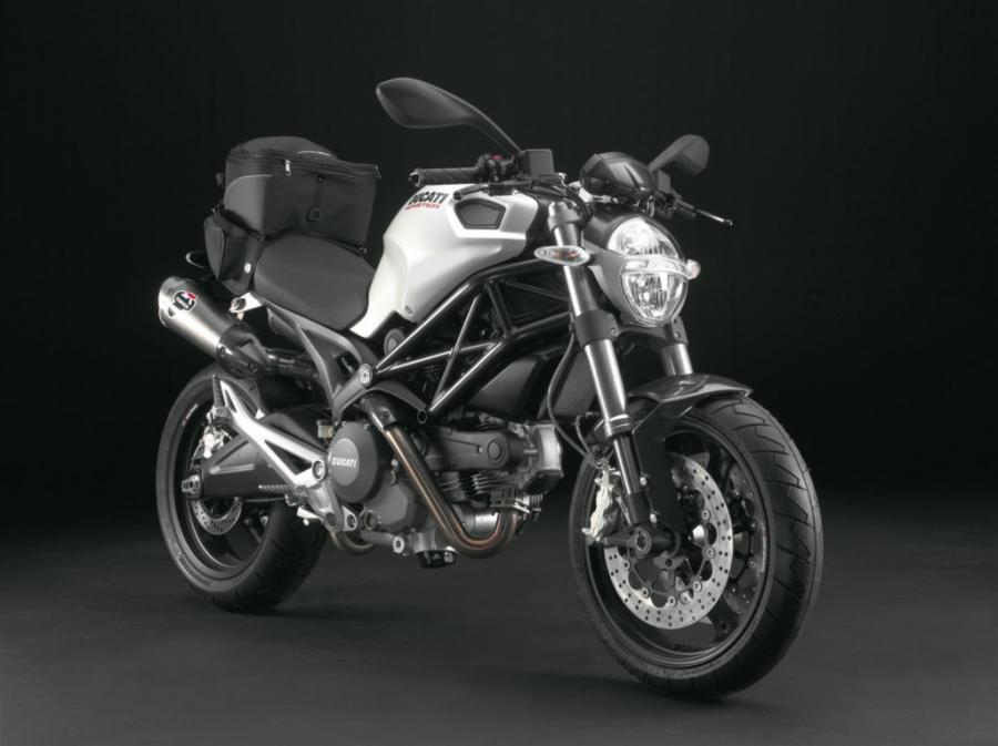Forza Ducati: Ducati Monster 696