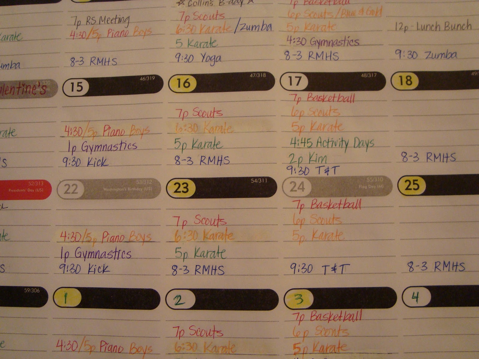 The Creative Homemaker: My Organized Home, Part 1- The Colorful Calendar