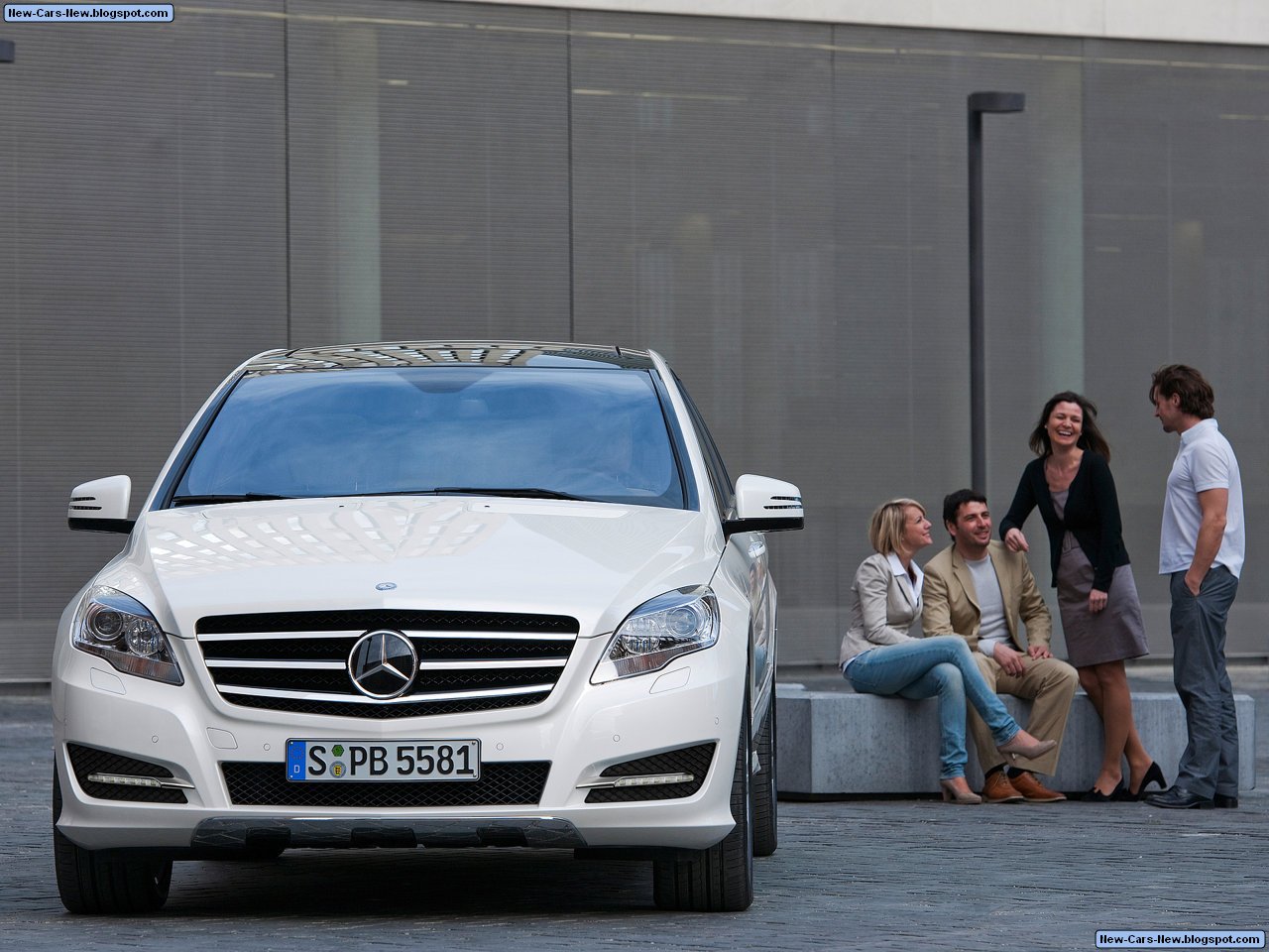 Mercedes-Benz R-Class (2011)