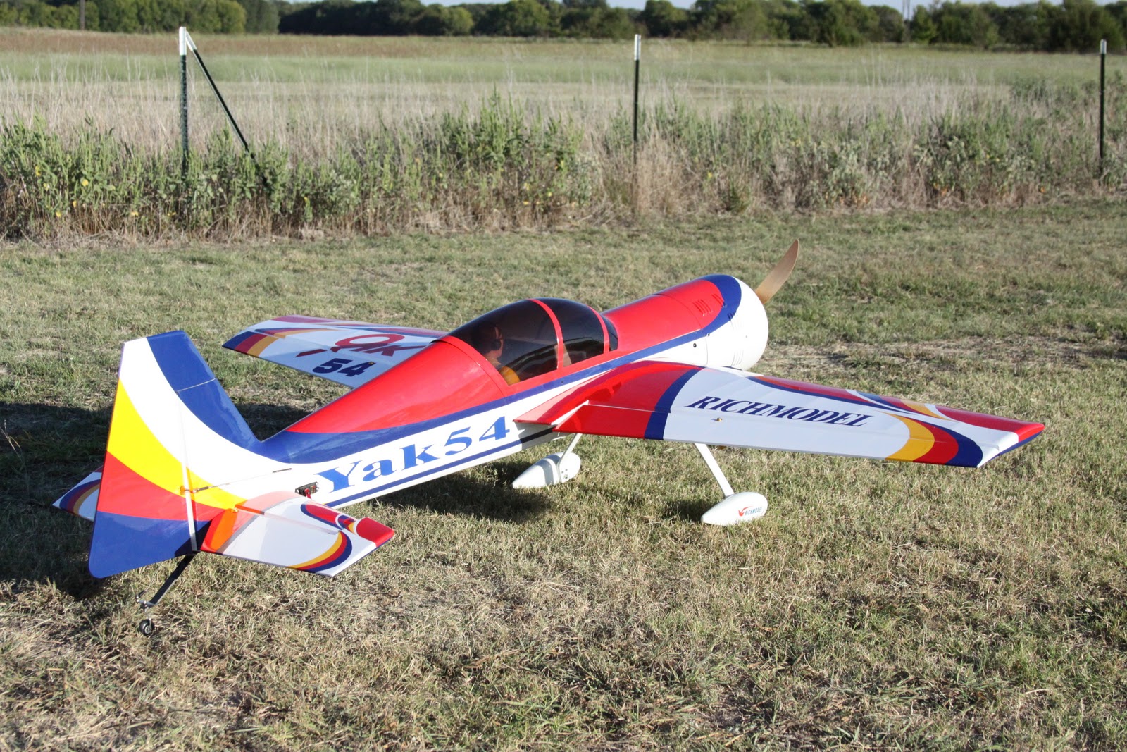 Model Airplane Pictures: Yak 54 model