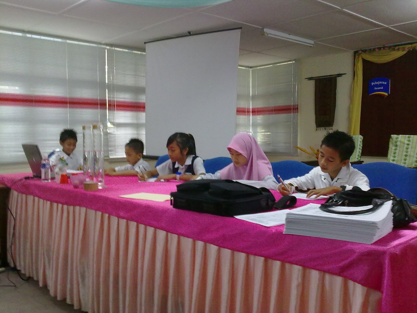 SEKOLAH KEBANGSAAN SARIKEI: Gambar Program Motivasi UPSR di SKS/bilik ...