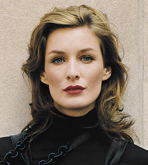 Simple Hair Style: Brushed Back Layers HairStyle