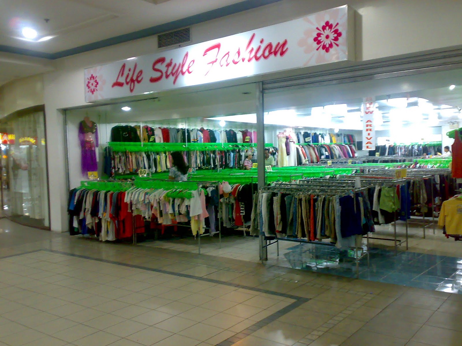 UKAY UKAY RESOURCE CENTER: Ukay Shop 38: LIFE STYLE FASHION 3