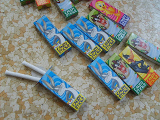 Misce-Looney-ous: Looney Tunes Candy Sticks