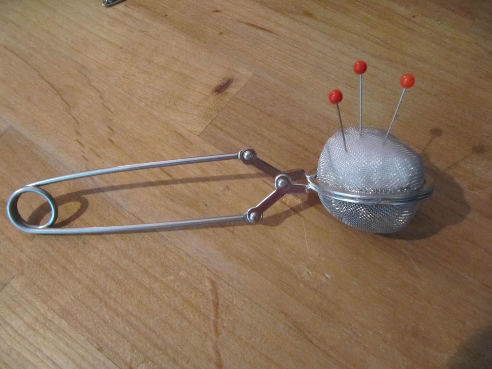 Sew Many Ways...: Tool Time Tuesday...Tea Ball Pincushion