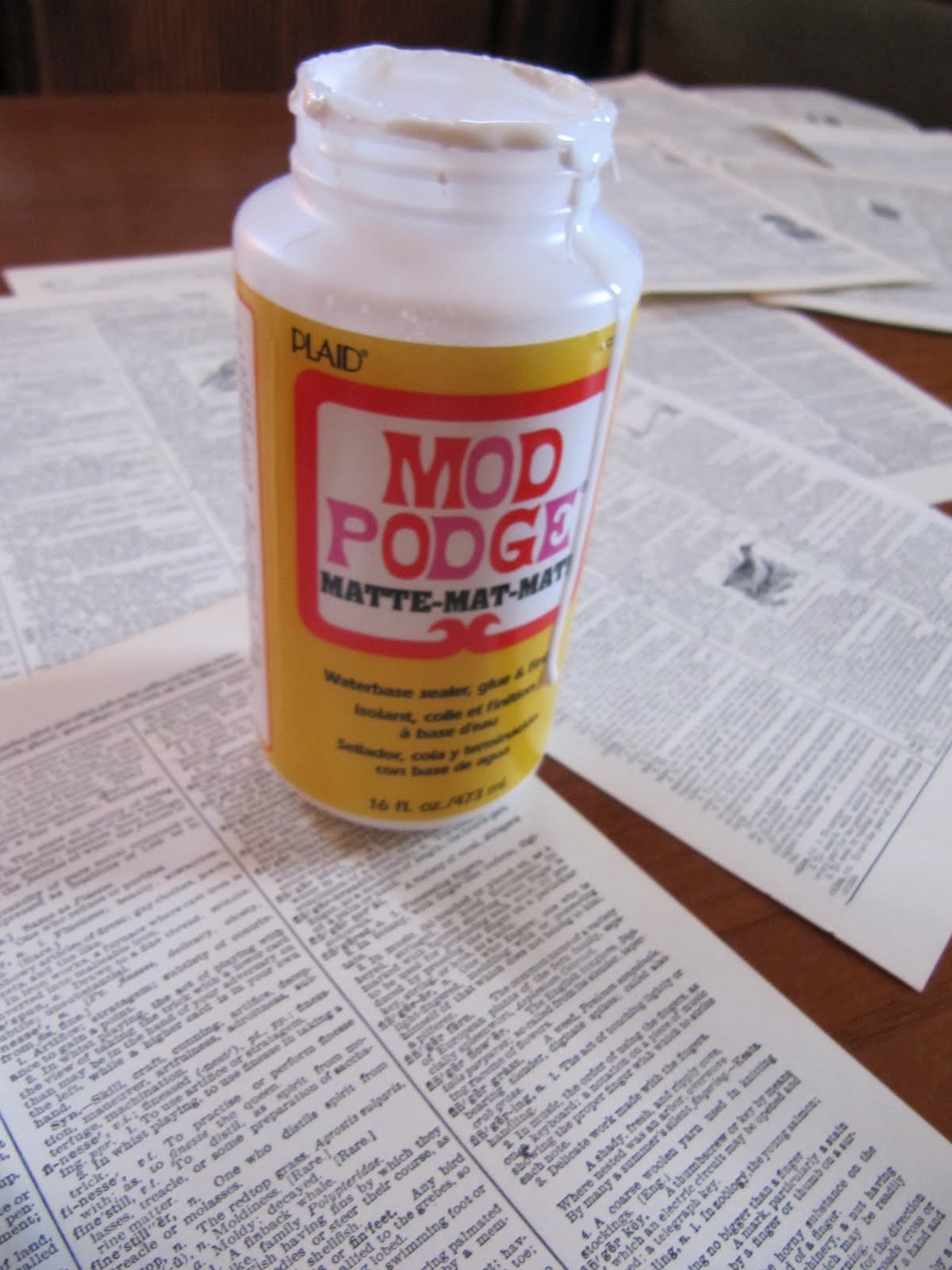 Sew Many Ways...: Coffee Table Makeover...Mod Podge Style