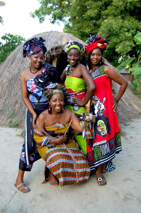 HUNGAZ: DESIGNER WHO TRANSFORMING KHANGA DRESS INTO NEW LOOKS