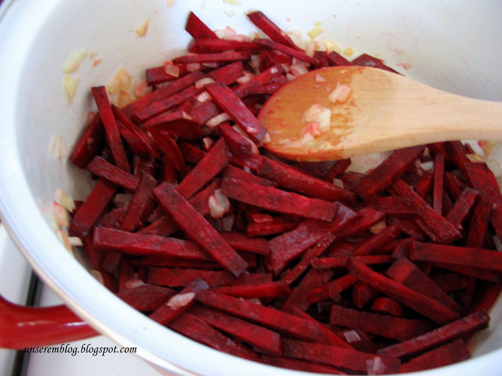 Mami & Amy's Kitchen: BORS RUSESC CU SMANTANA