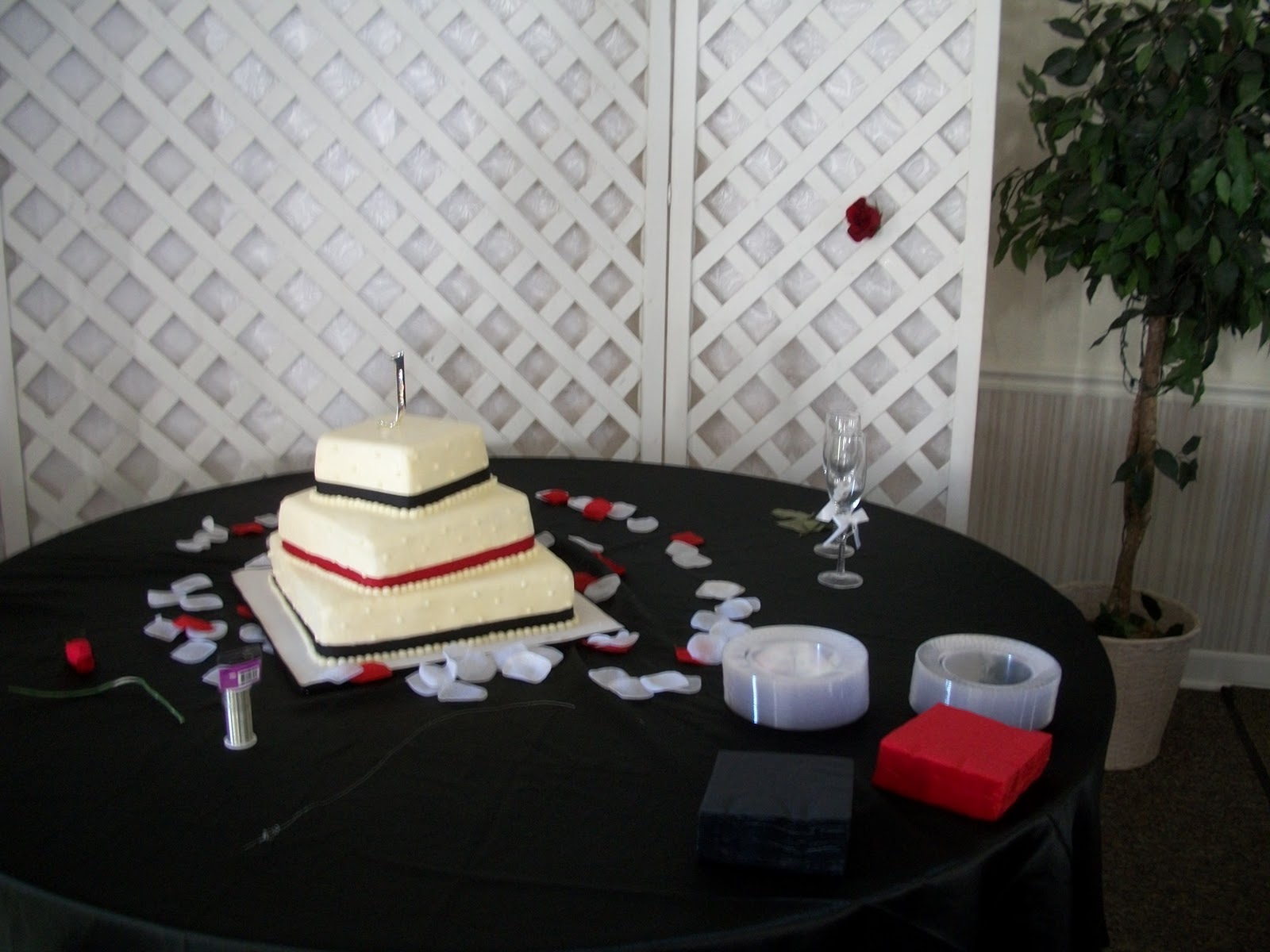 Lauren's Cakes: Three Tier Offset Square Wedding Cake