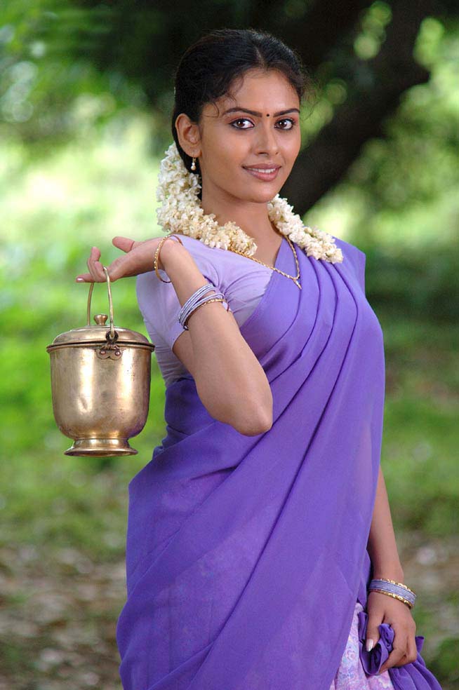 Indian Actress Navel Boobs Tights Hip And Sex Dhanya Hot Photo