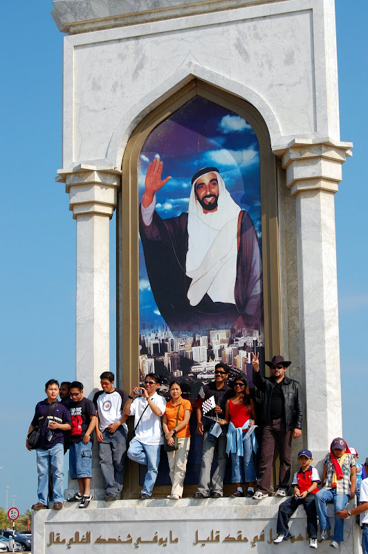 Abu Dhabi Daily Photograph - Get the BIGGER picture: Baba Zayed