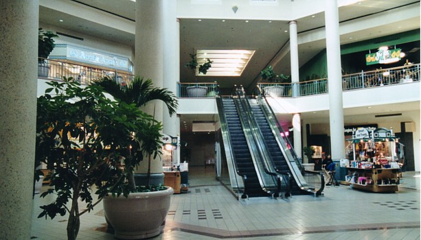 Sky City: Retail History: Savannah Mall: Savannah, GA
