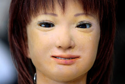 Saya, la maestra robot...!: Maestra robot pasa lista y regaña a ...