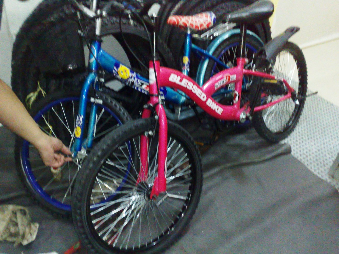 SINDIR-SINDIR SAYANG: MEMBAIKI BASIKAL KANAK-KANAK DI KEDAI BASIKAL ...