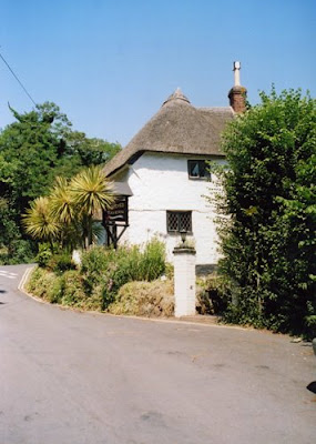 Thatched Tavern Devon - Britain All Over Travel Guide