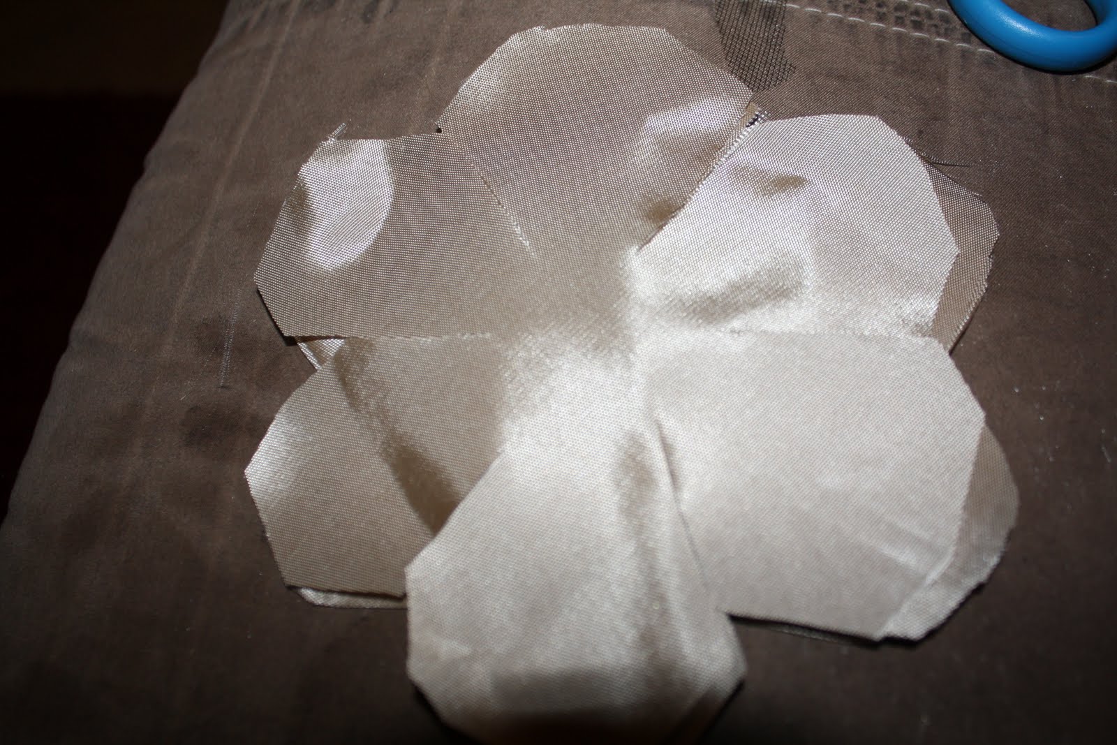 Dejavu*Crafts: Satin Flower tuTorial!