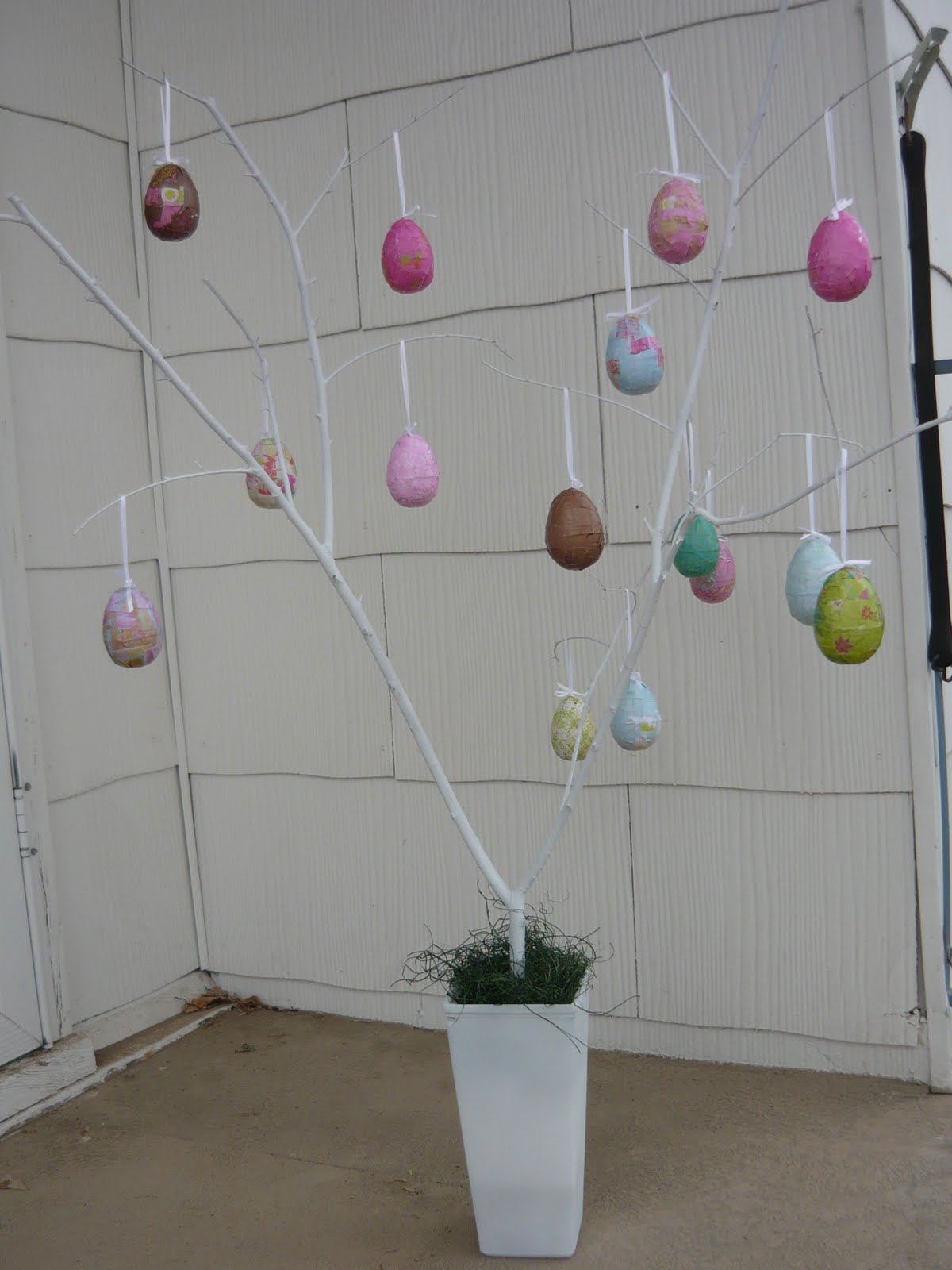 Small Fry & Co. : Egg Tree and Mod Podge Egg Tutorial