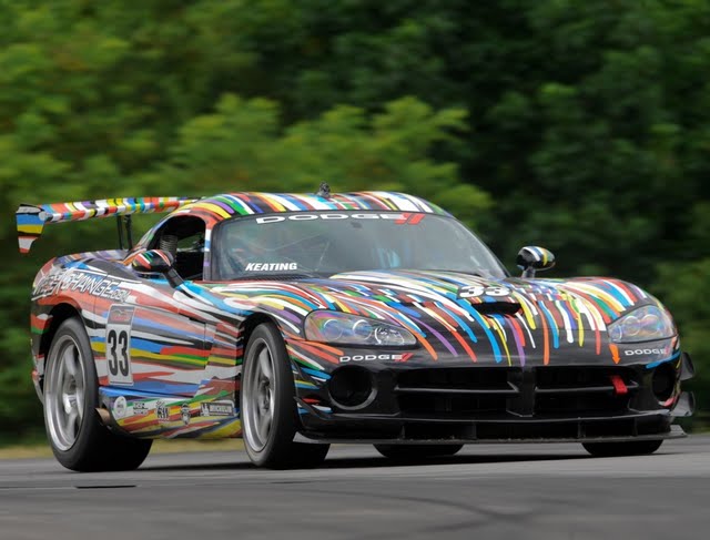 Dodge Viper ACR-X com pintura artística aparece em corrida nos EUA