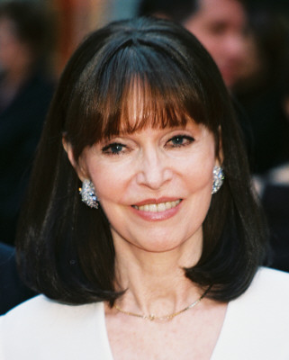 Total Celebrity: Barbara Feldon Height